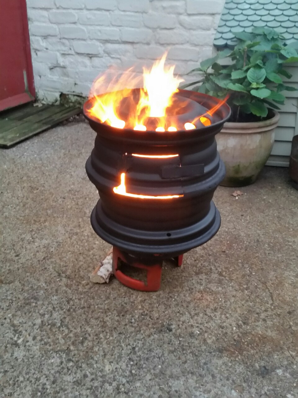 How To Make A BBQ / Grill Out Of Old Wheel Rims...