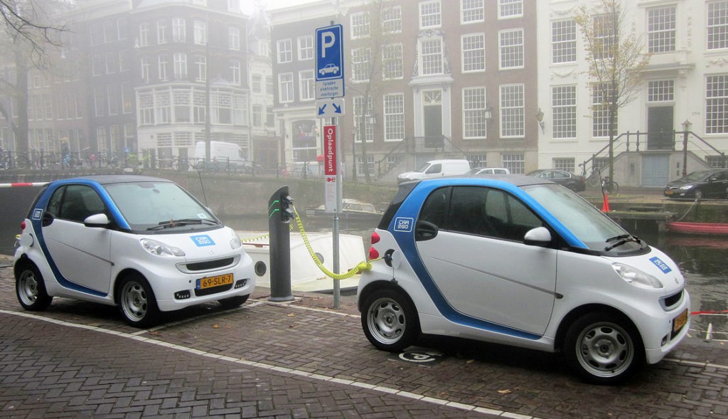 Netherlands & India Commit To 100% Electric Vehicles In Groundbreaking ...