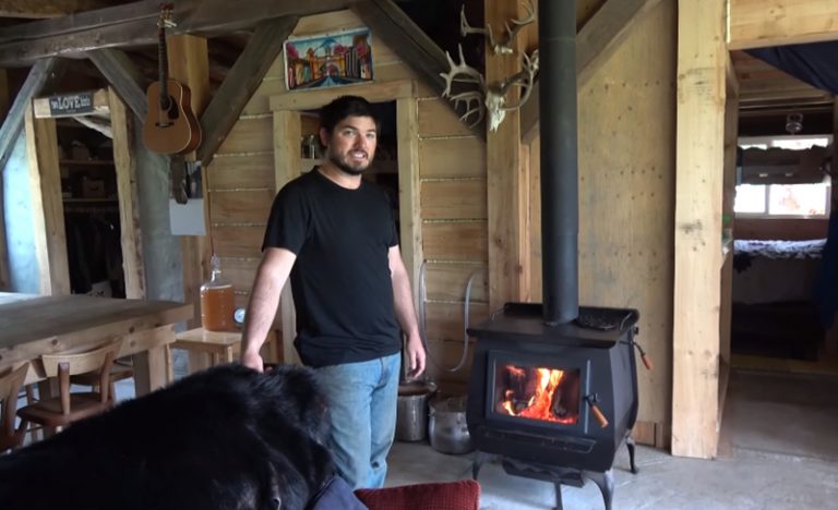 This Family Of 7 Live Completely Off The Grid In Northern Canada...